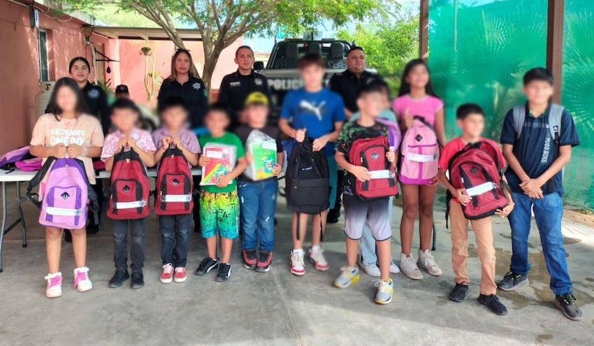 Comparten grupos de la PESP mochilas y útiles escolares - Radar Sonora