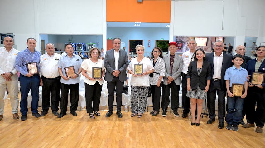 Reconoce Toño Astiazarán a 17 leyendas del deporte en el Salón de la ...